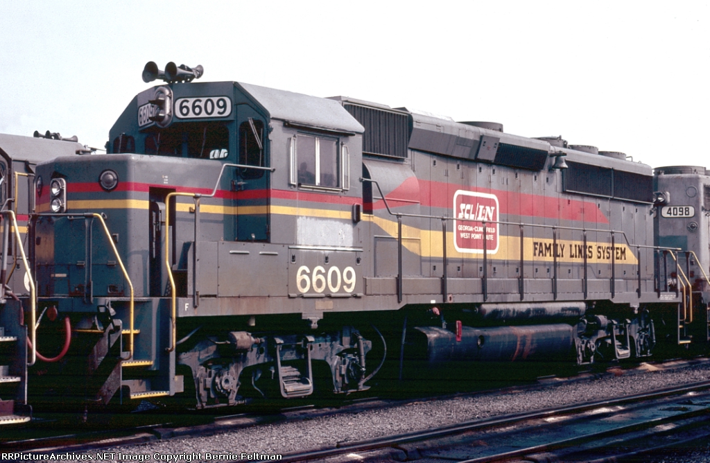 Seaboard System GP40-2 #6609 in the Boyles Yard Service Center